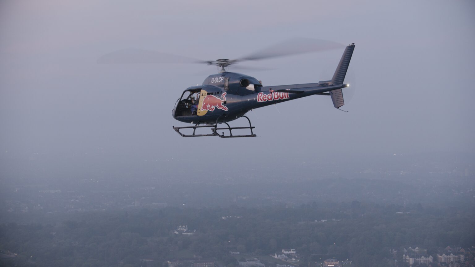 The Worlds First Skydive through Tower Bridge - GB Helicopters