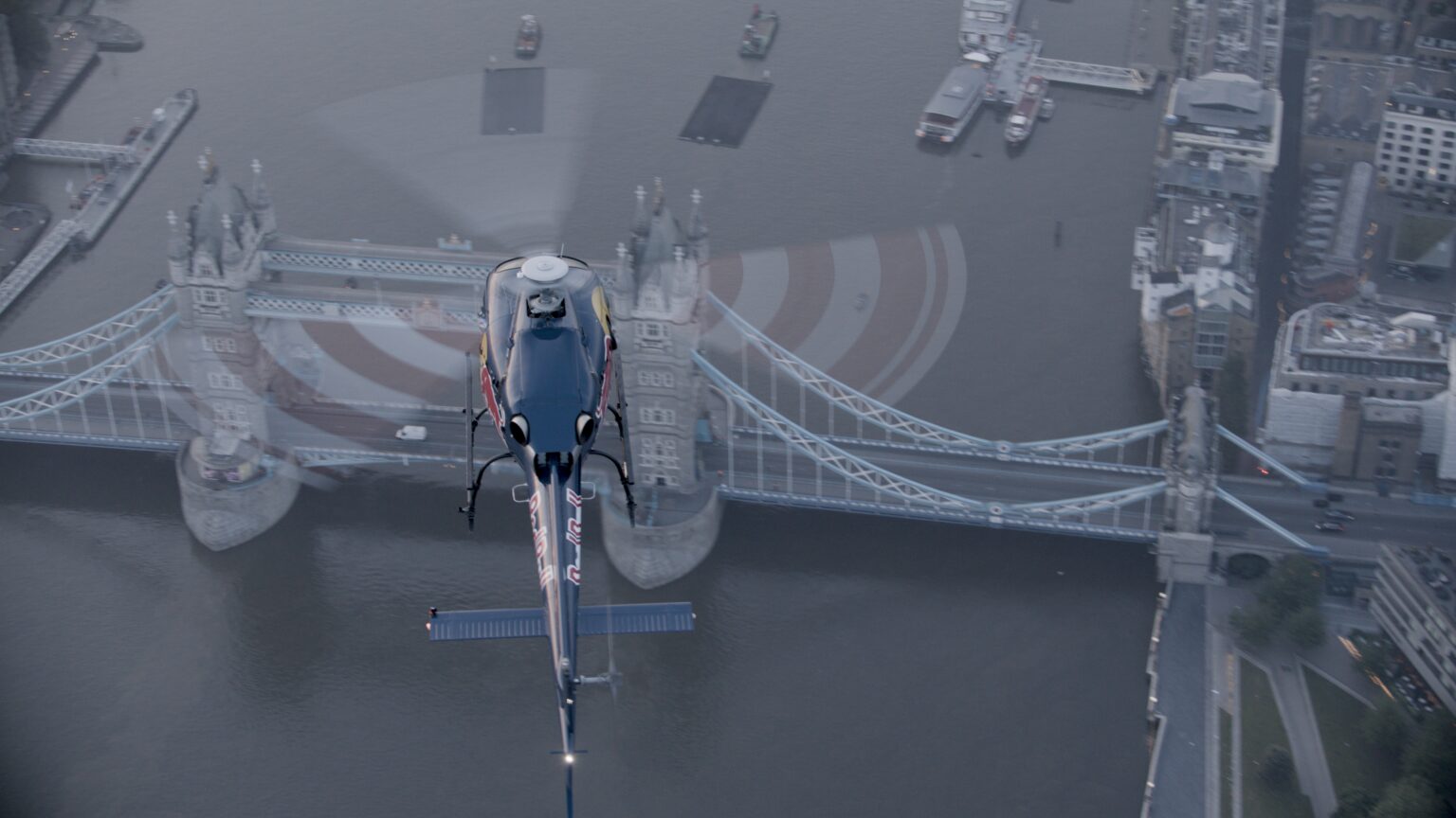 The Worlds First Skydive through Tower Bridge - GB Helicopters